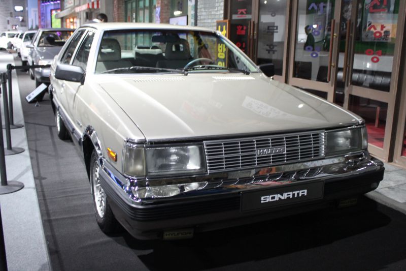 Hyundai Sonata technical specifications and fuel economy